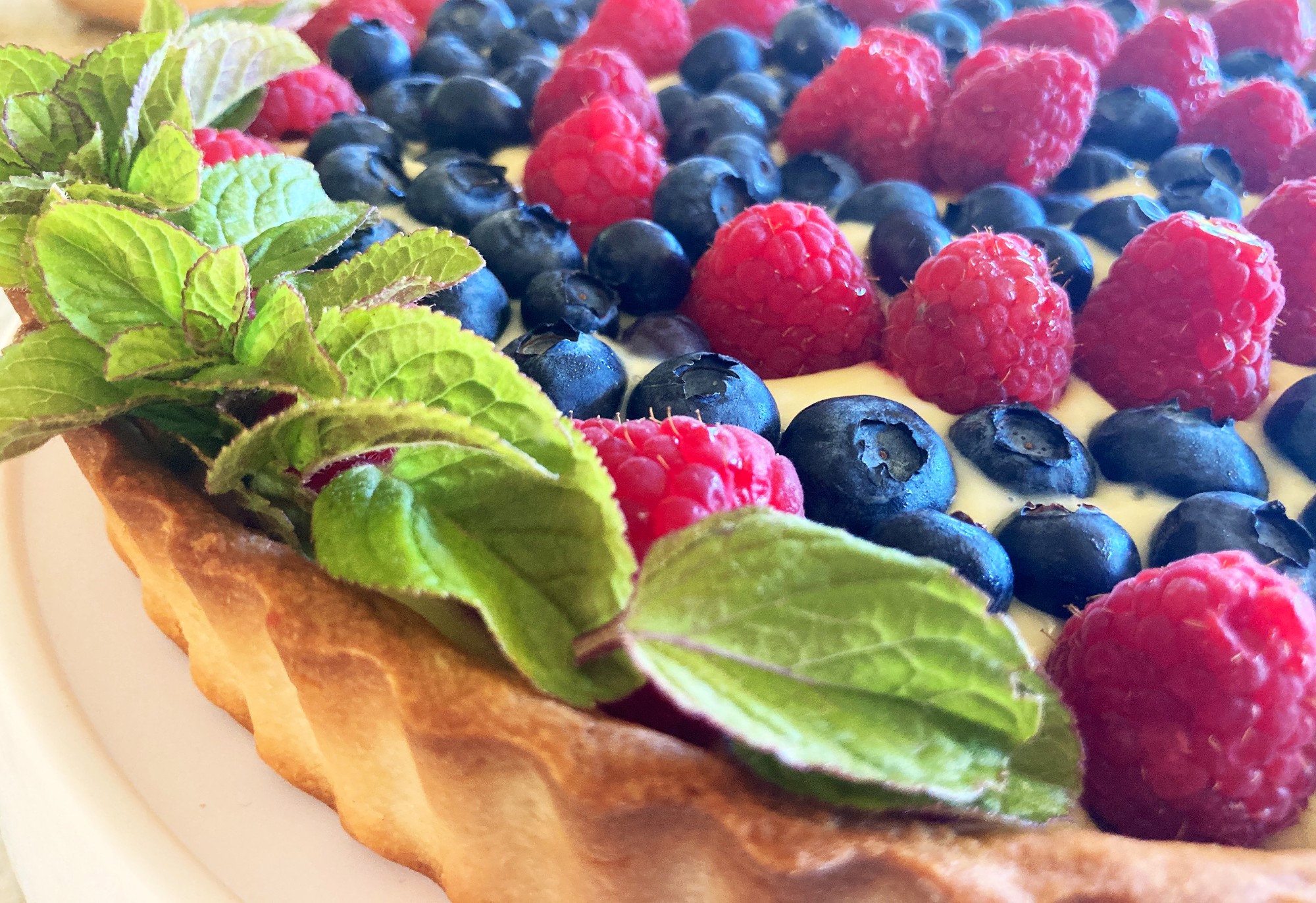 Vanilla Almond Berry Tart - Cottage Shoppe